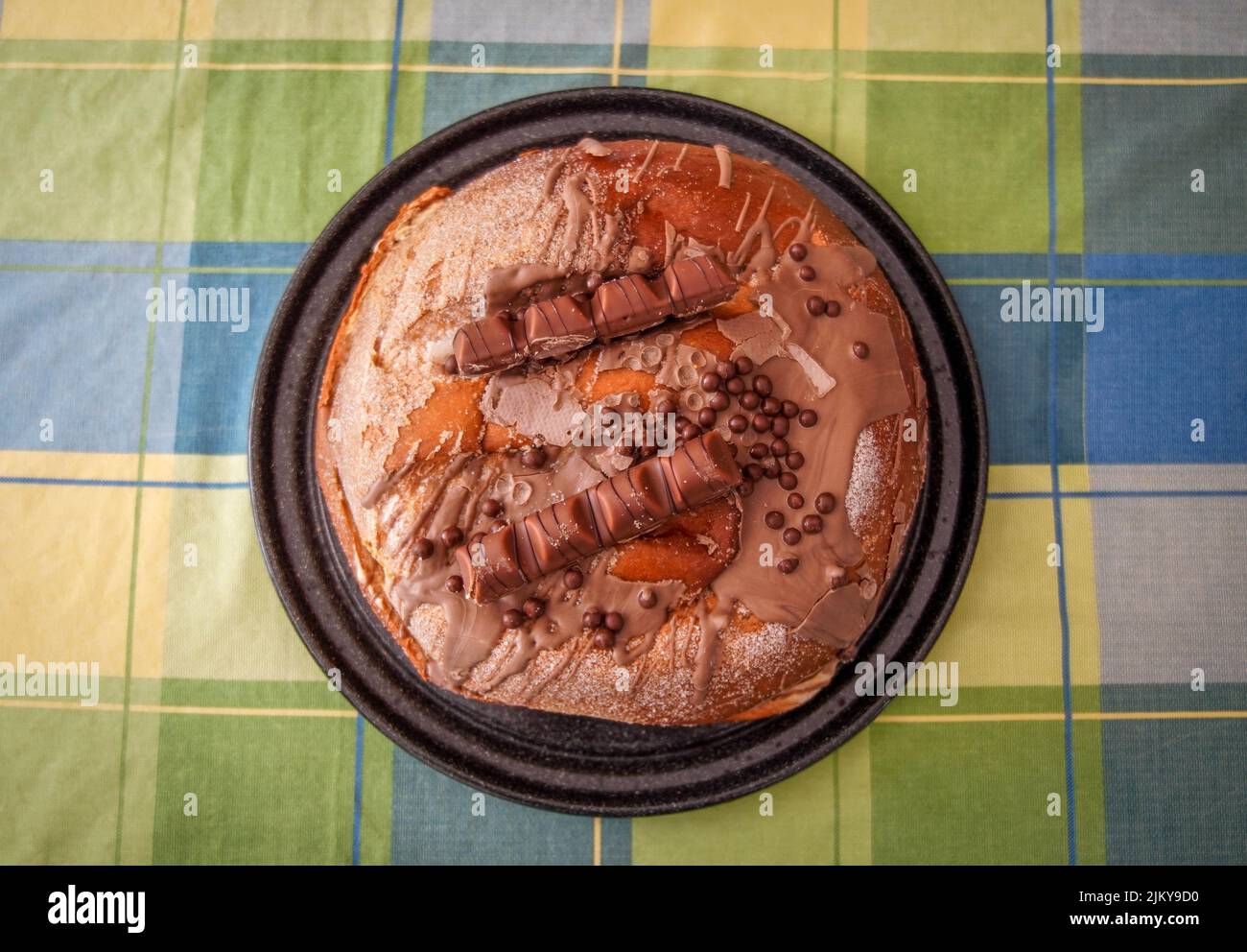 Kinder bueno bar milk hi-res stock photography and images - Alamy
