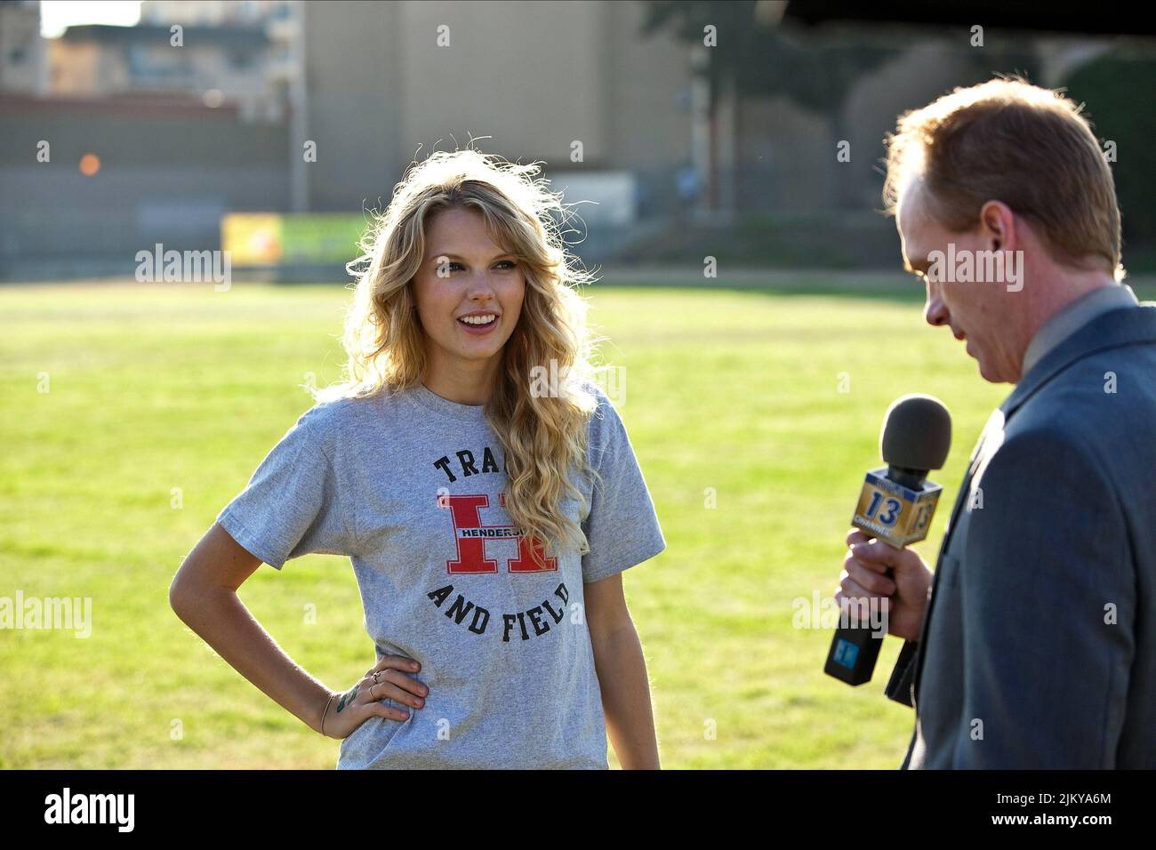 TAYLOR SWIFT, VALENTINE'S DAY, 2010 Stock Photo - Alamy