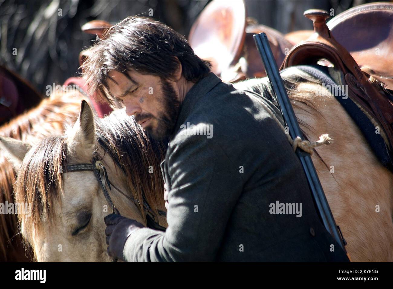 JOSH BROLIN, TRUE GRIT, 2010 Stock Photo - Alamy