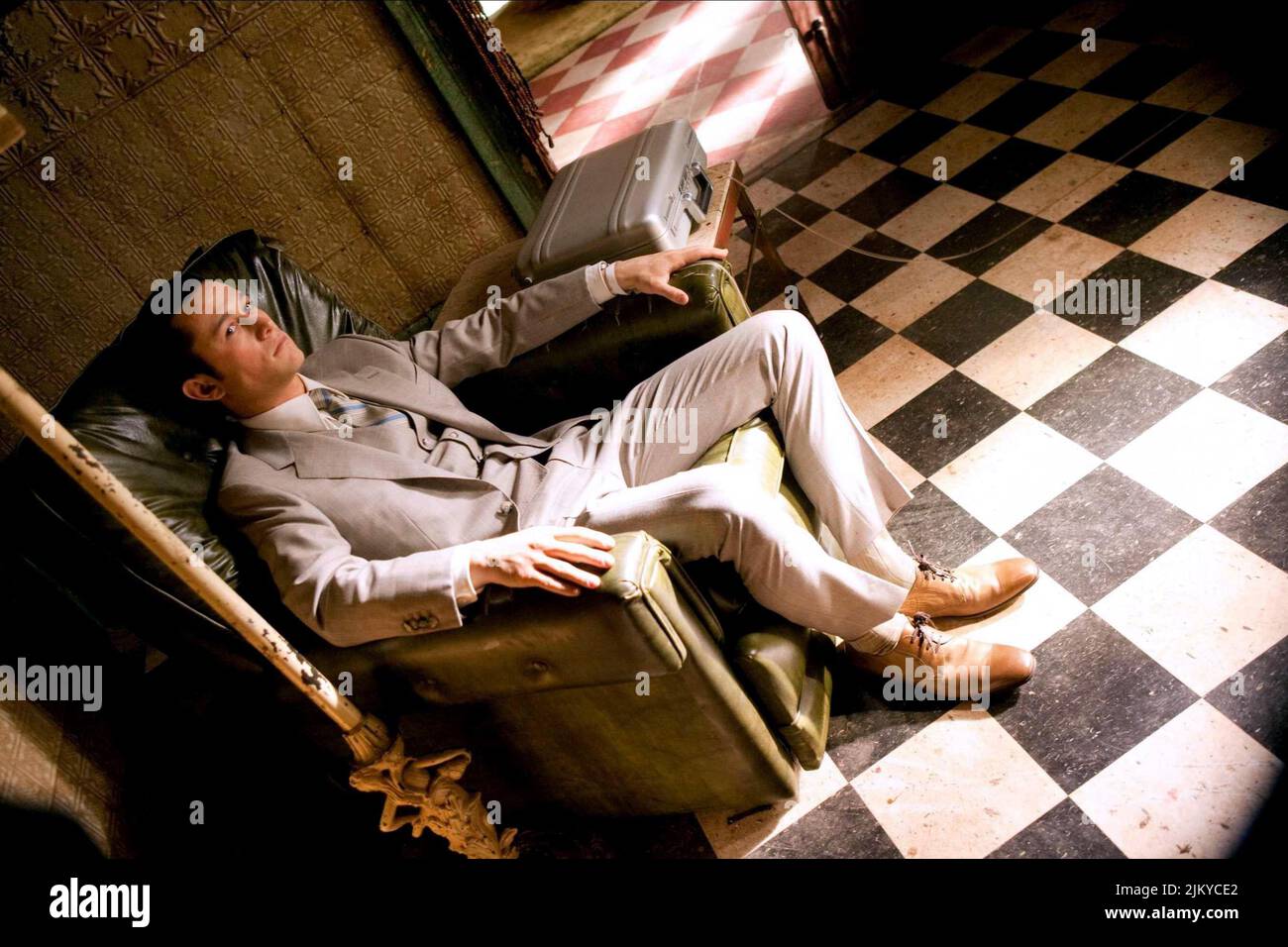 Joseph Gordon Levitt Inception Suit