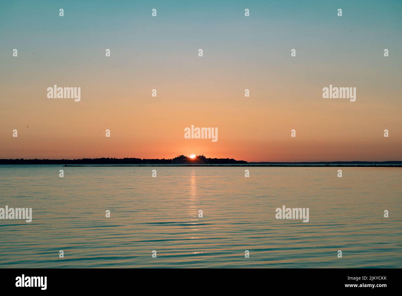 Beautiful shot sea sun hi-res stock photography and images - Alamy