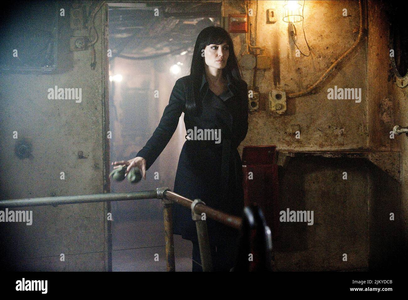 Angelina jolie 2010 hi-res stock photography and images - Alamy