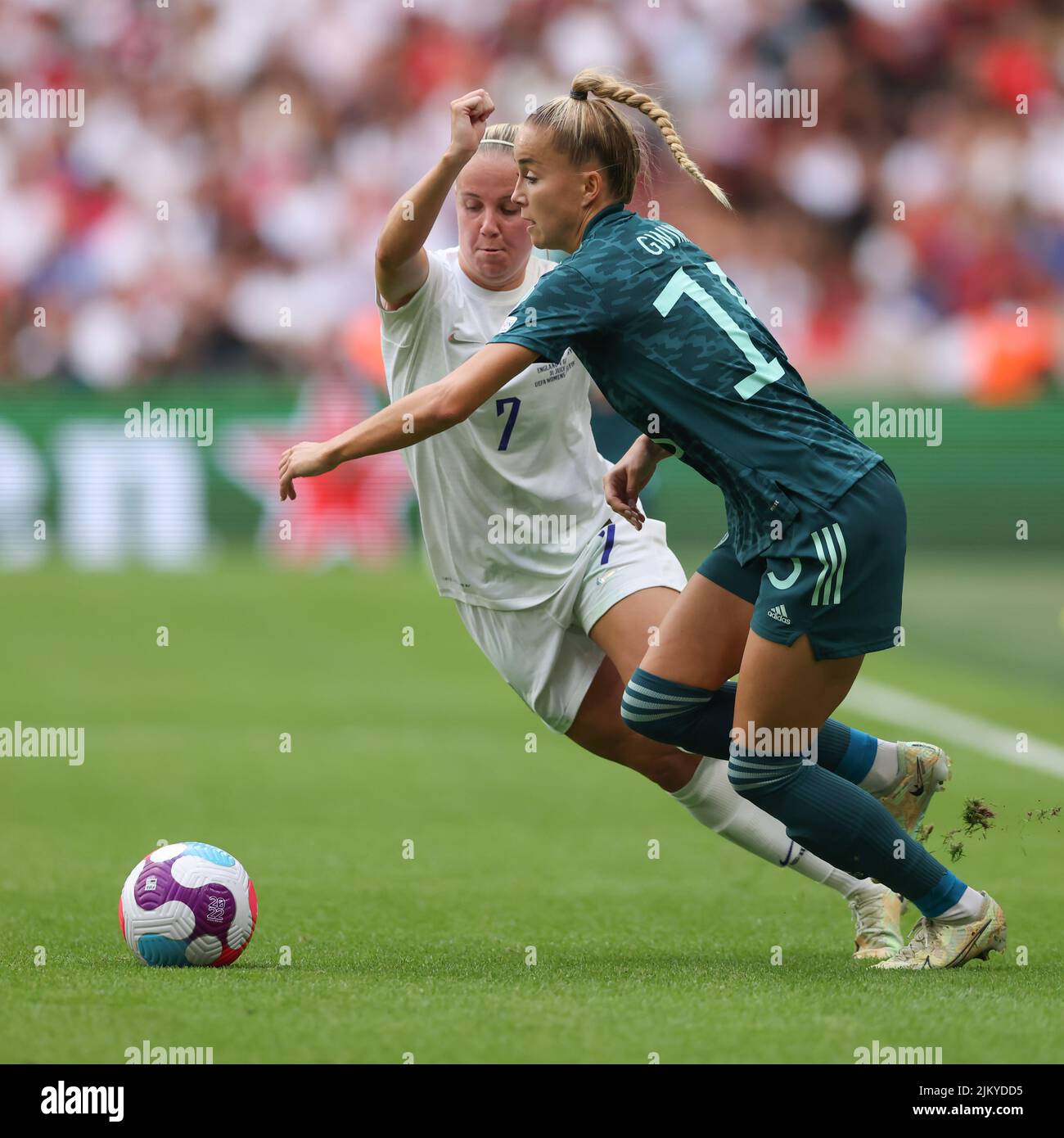 London, England, 31st July 2022. Giulia Gwinn of Germany takes on Beth ...