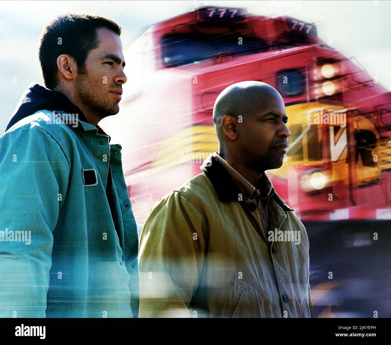 CHRIS PINE, DENZEL WASHINGTON, UNSTOPPABLE, 2010 Stock Photo - Alamy