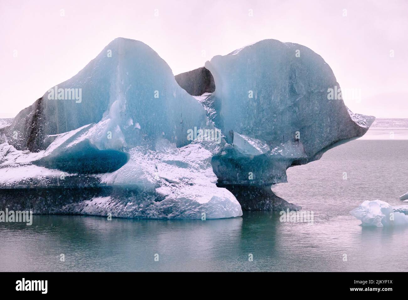 Iceberg colors hi-res stock photography and images - Alamy