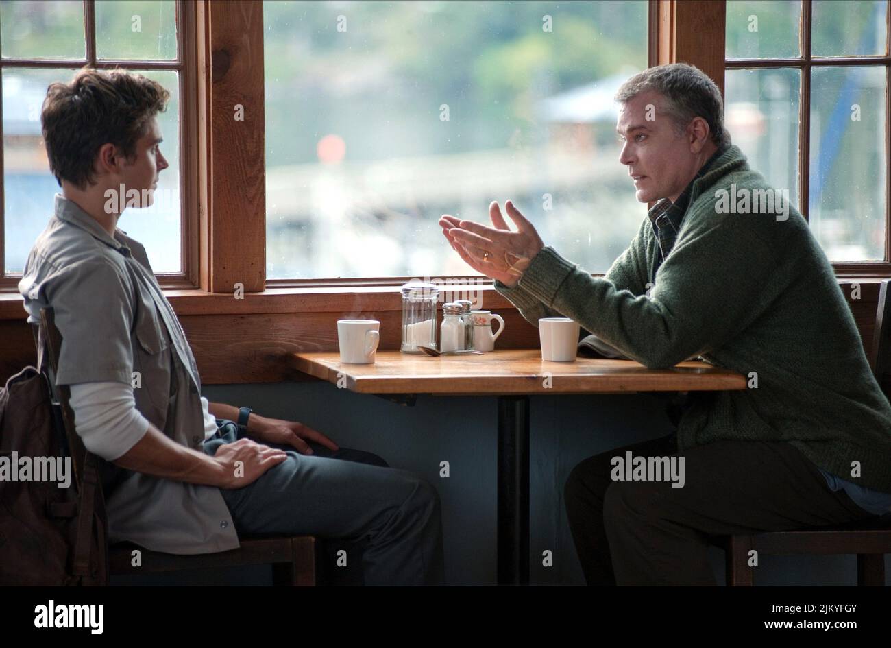 ZAC EFRON, RAY LIOTTA, CHARLIE ST. CLOUD, 2010 Stock Photo - Alamy