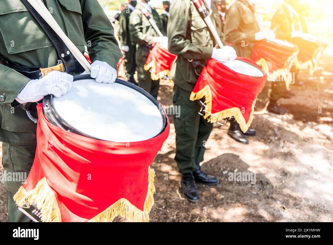 Soldiers in uniform with war drums in rest position Stock Photo - Alamy