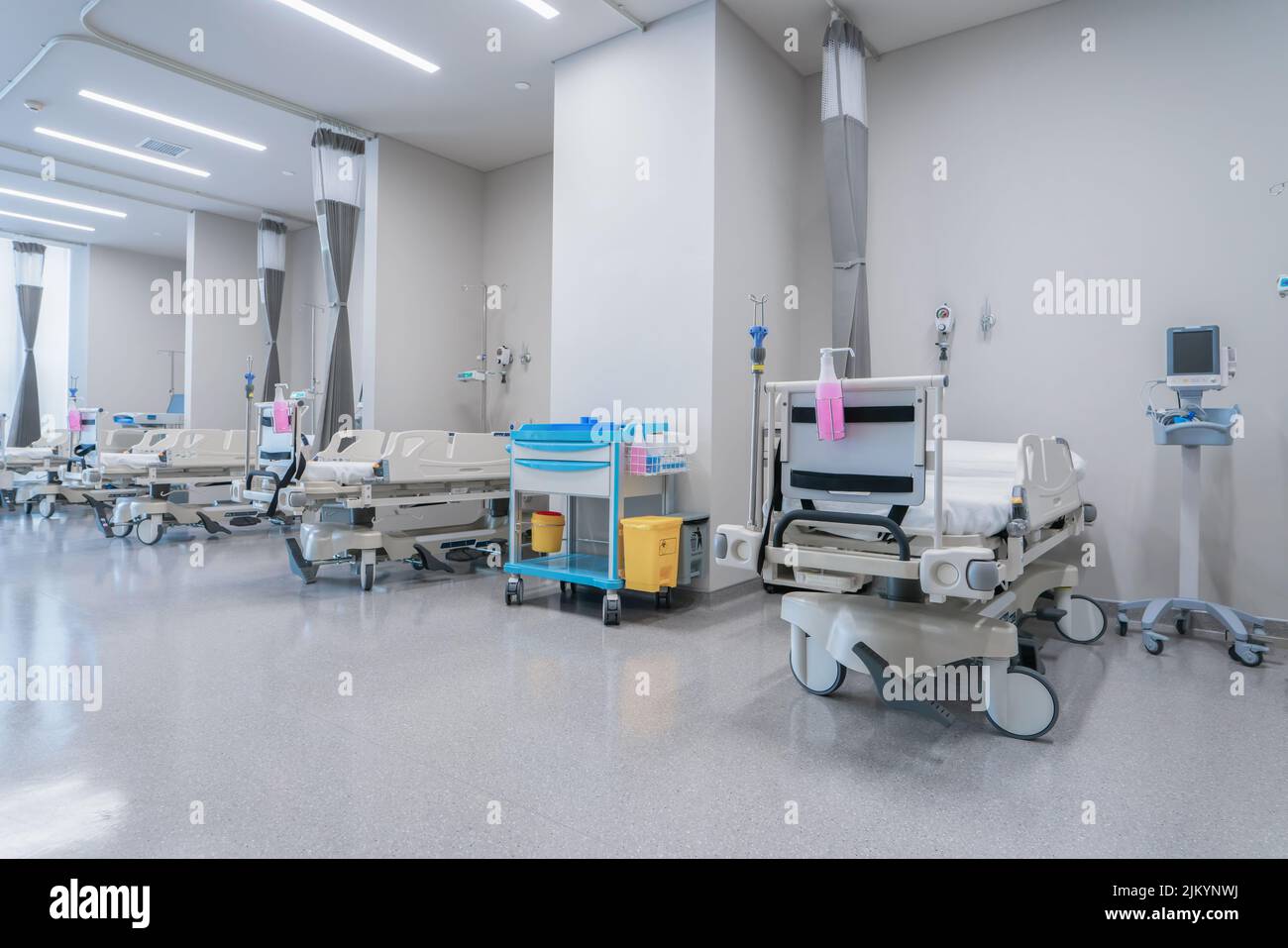 Luxury hospital patient room hi-res stock photography and images - Alamy