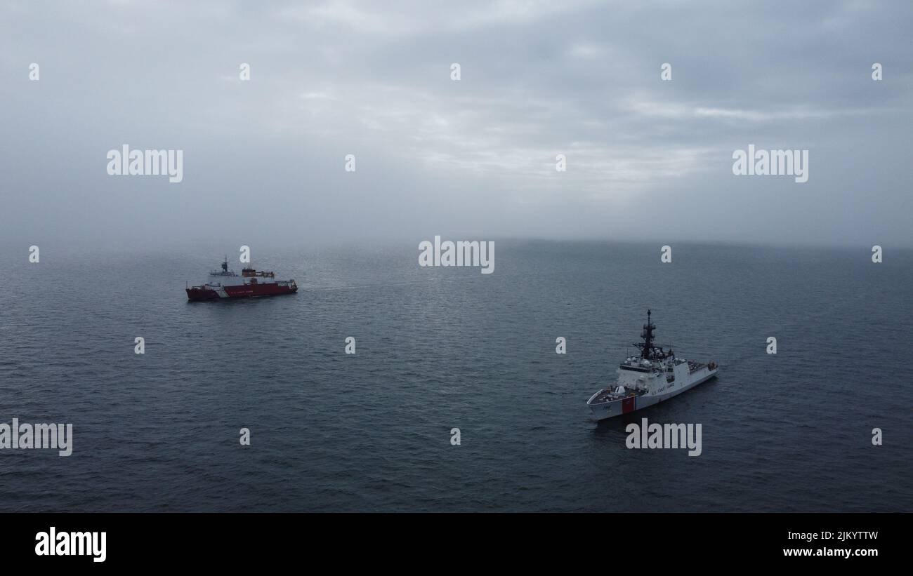 Crews aboard the U.S. Coast Guard Cutter Healy, homeported in Seattle ...