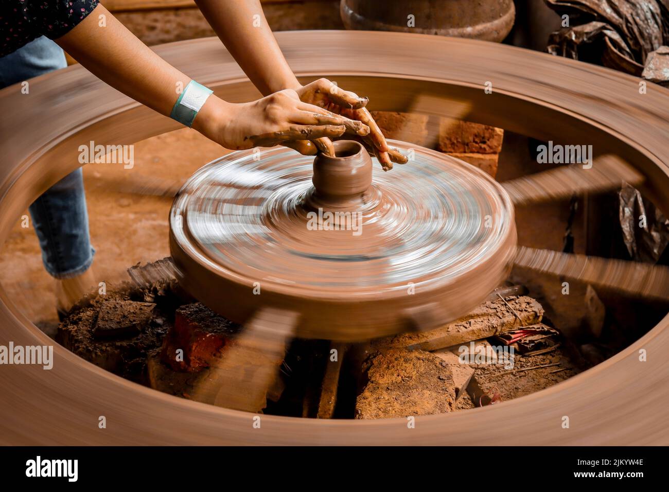 Slow shutter speed shot hi-res stock photography and images - Alamy