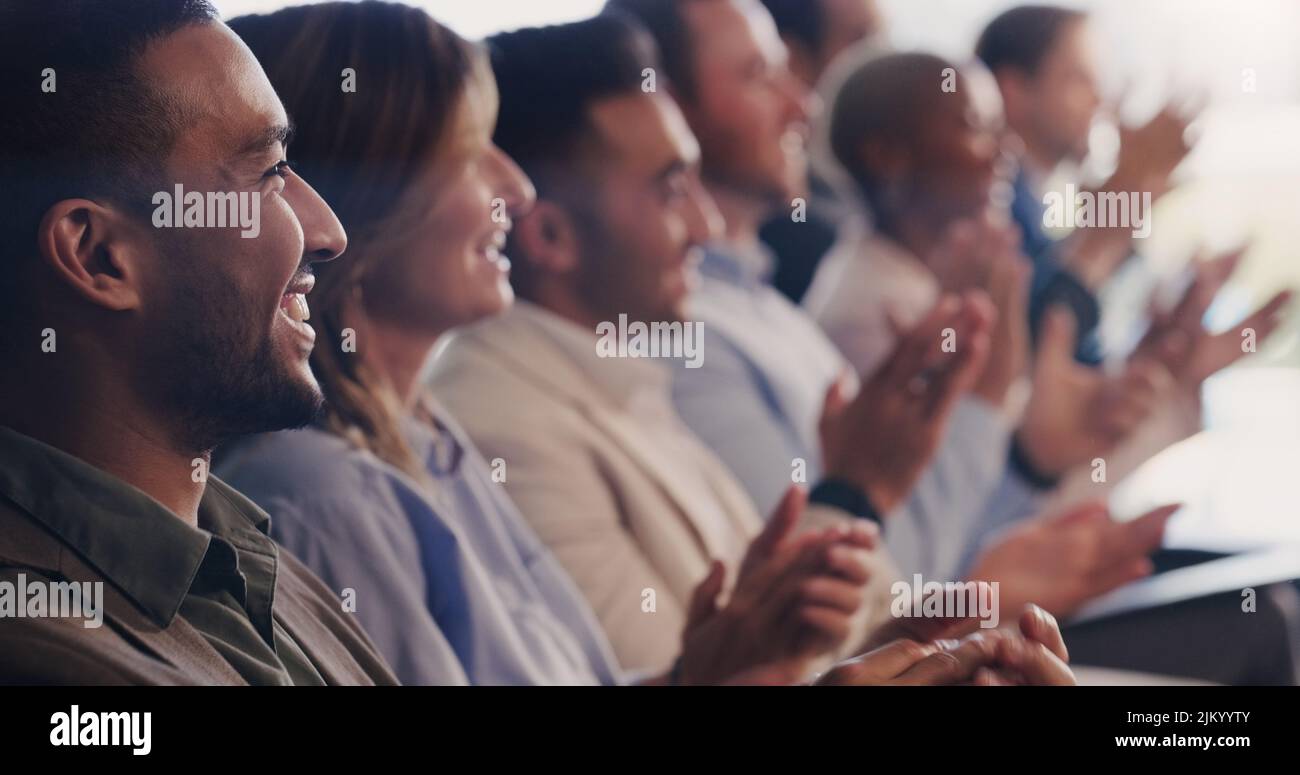 Business team clapping good hi-res stock photography and images - Alamy