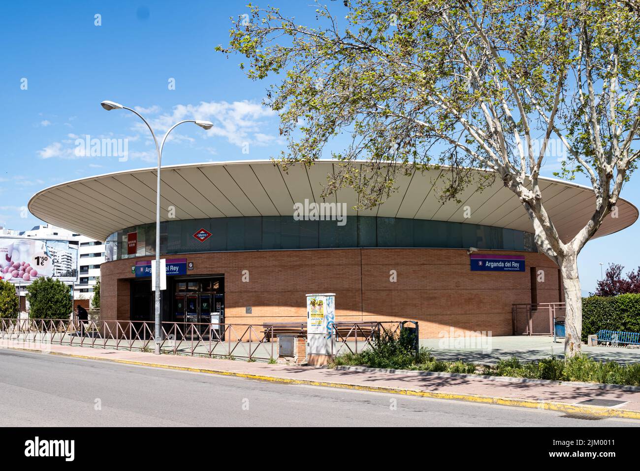 Logo del metro hi-res stock photography and images - Alamy