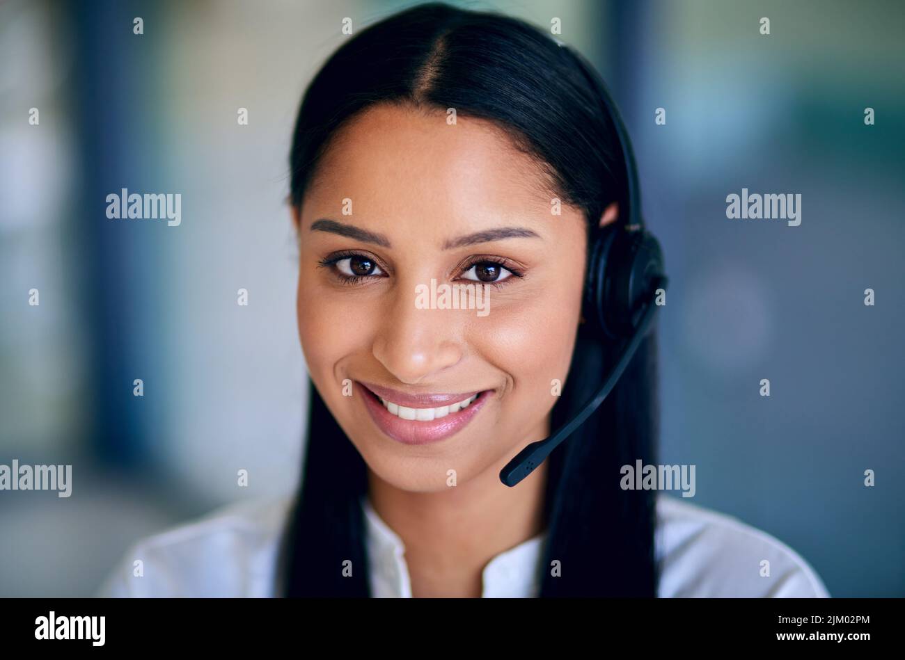 Headset woman office hi-res stock photography and images - Alamy