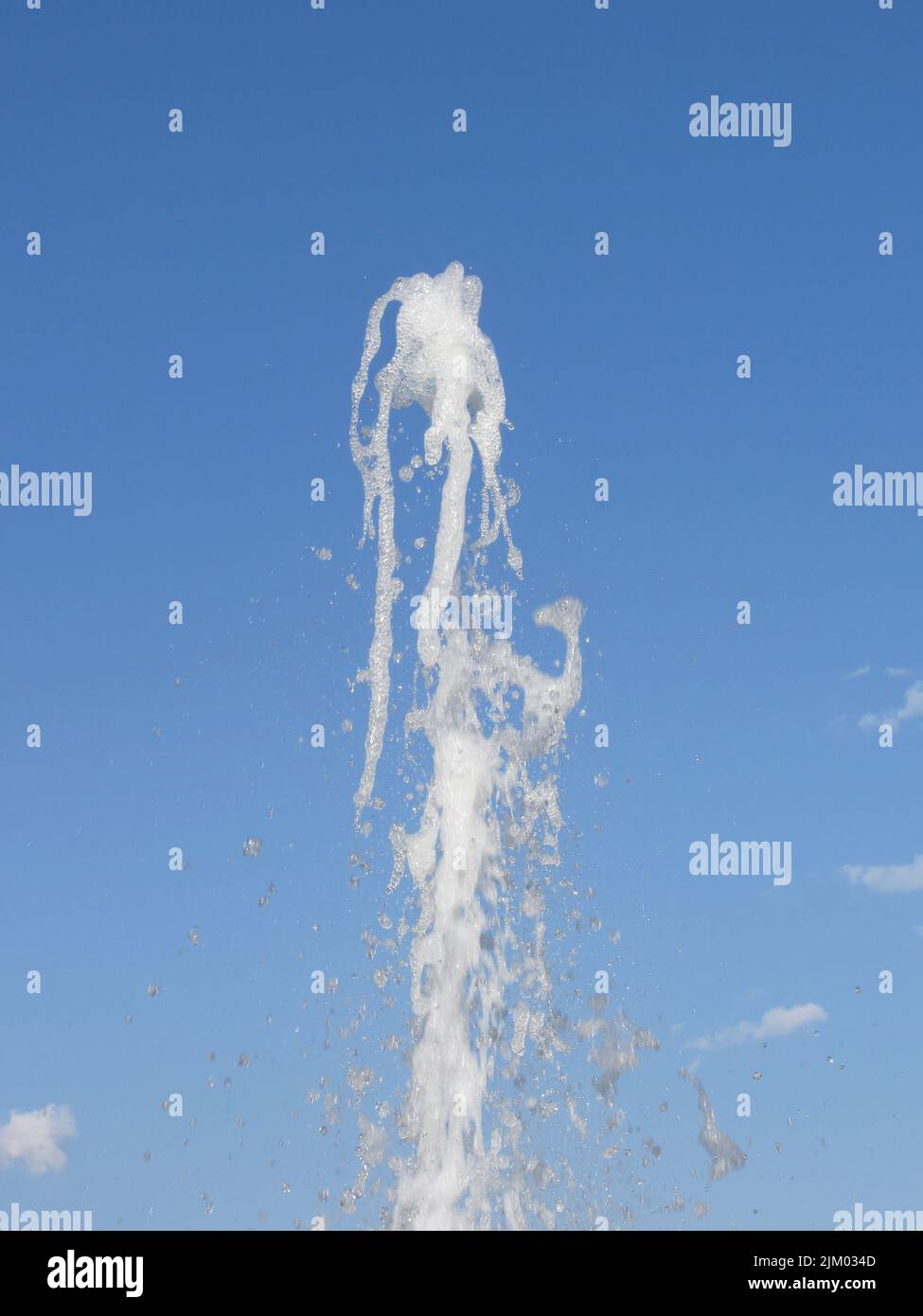 Water spraying from fountain hi-res stock photography and images - Alamy
