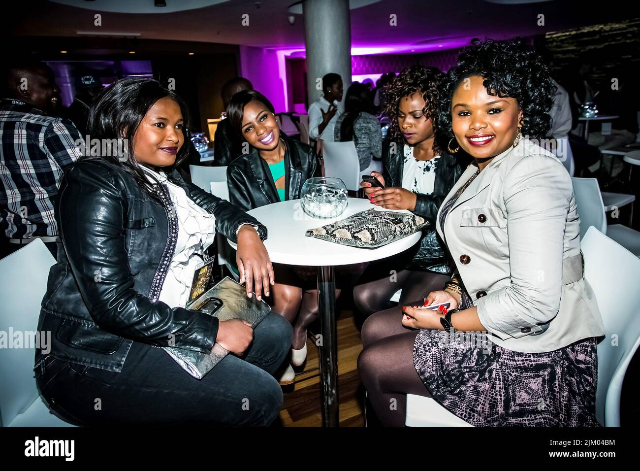 Group of young ladies hi-res stock photography and images - Alamy