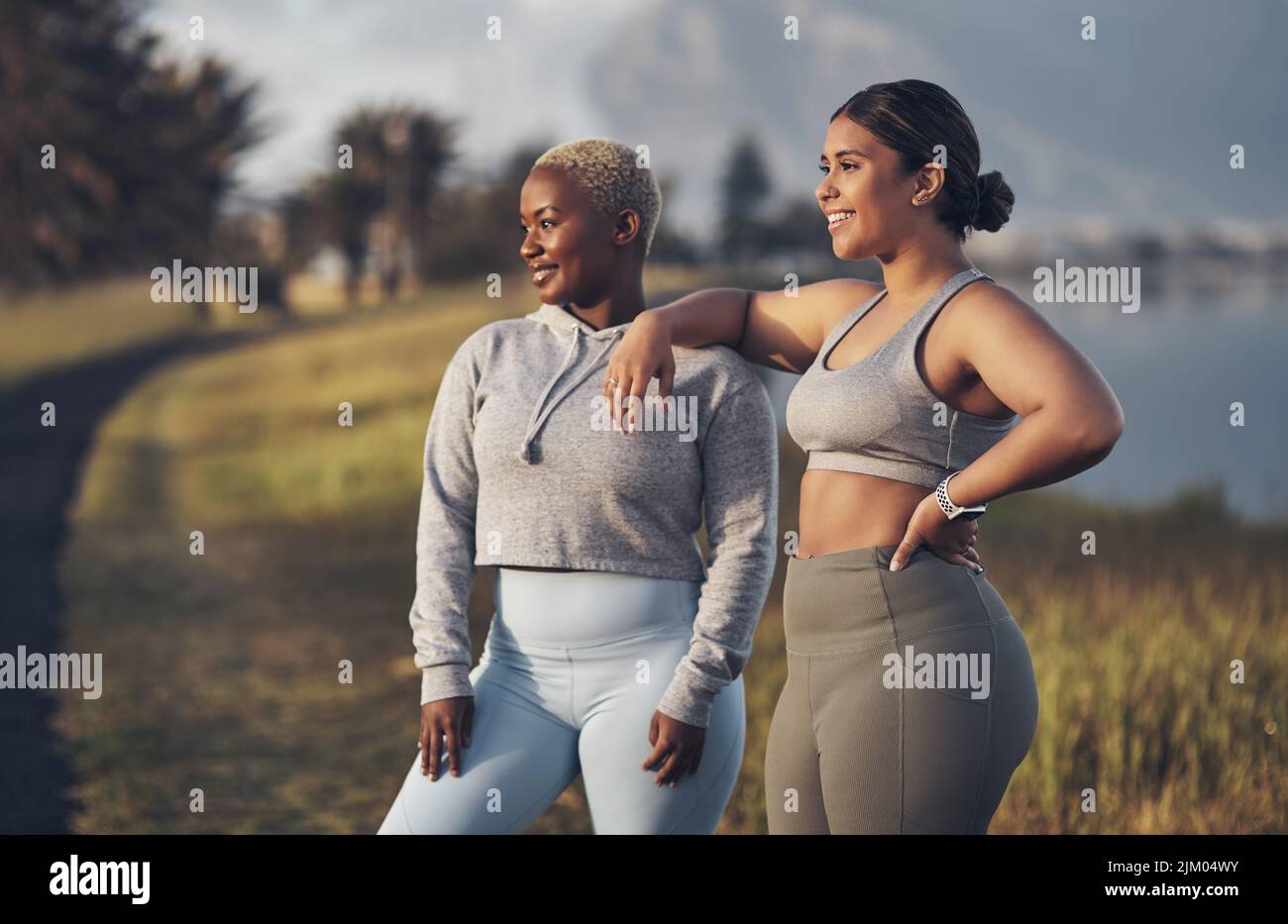 Two friends exercise together hi-res stock photography and images - Alamy