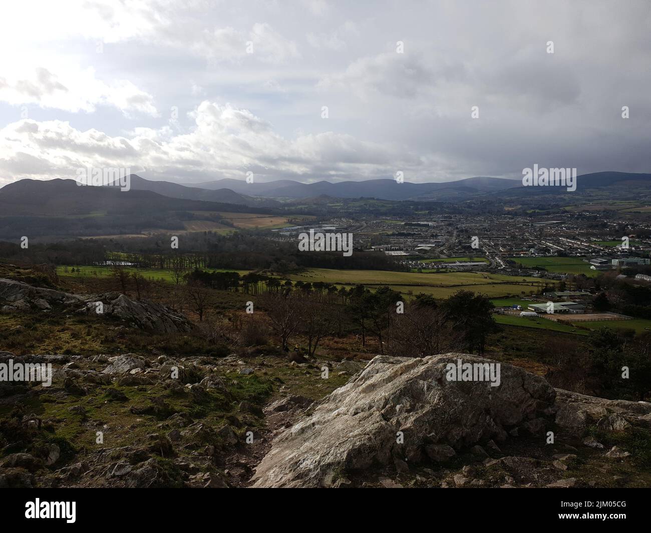 Hills and small mountains hi-res stock photography and images - Alamy