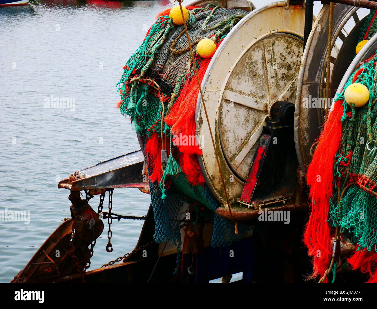 Commercial fishing trawler wildlife hi-res stock photography and images ...