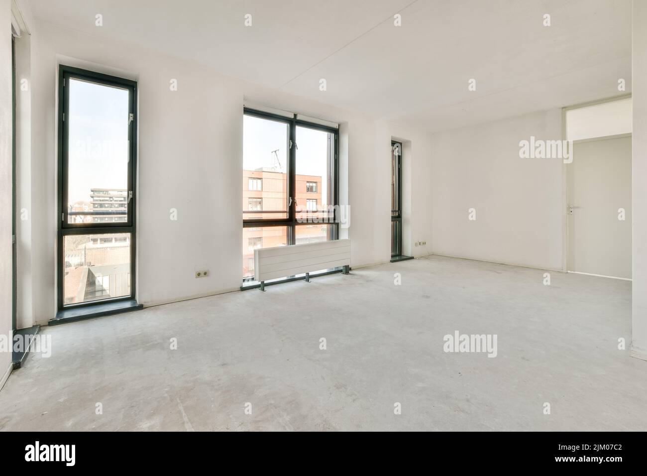 A cozy and spacious empty room in a luxury house Stock Photo - Alamy
