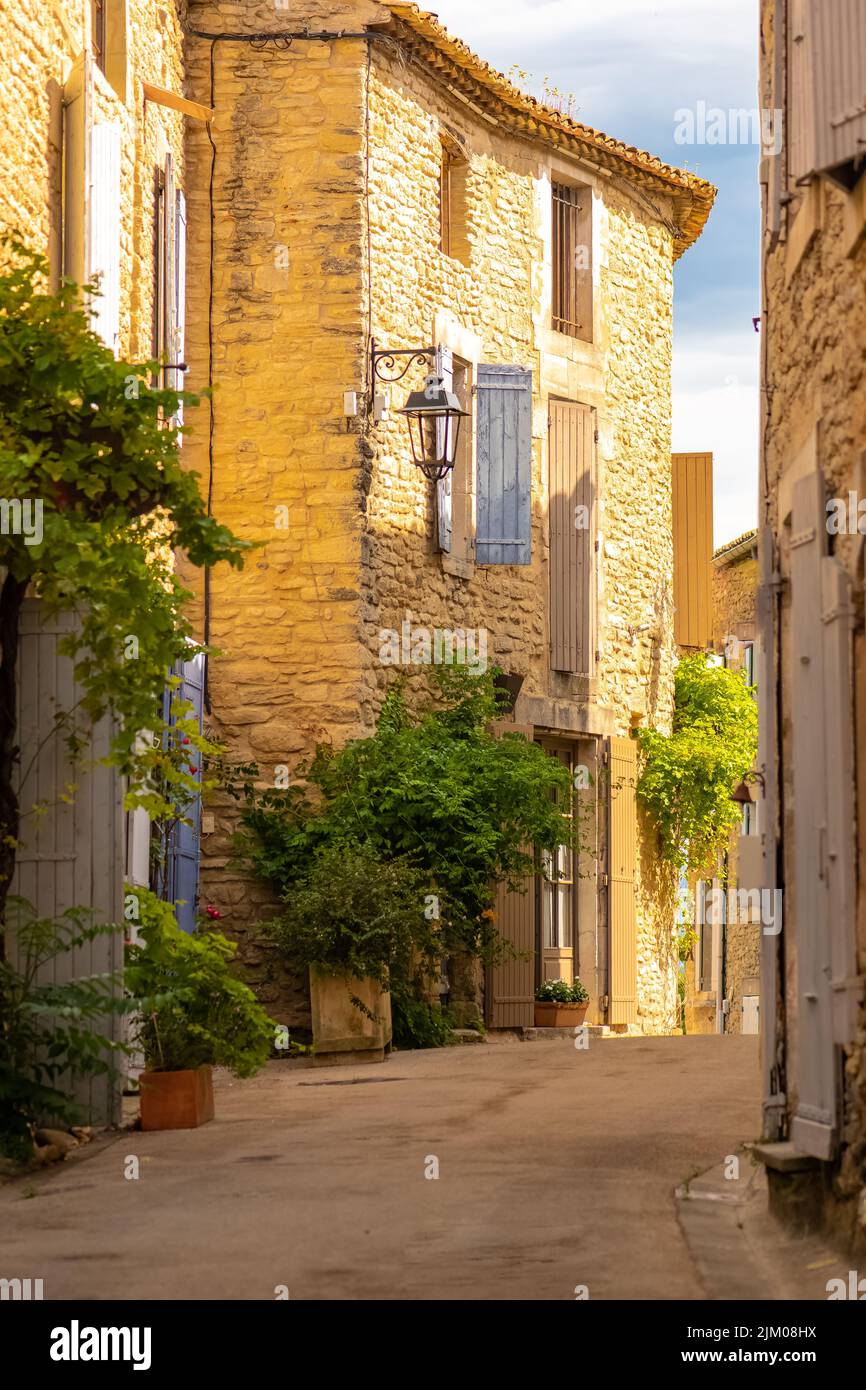 Street village goult provence hi-res stock photography and images - Alamy