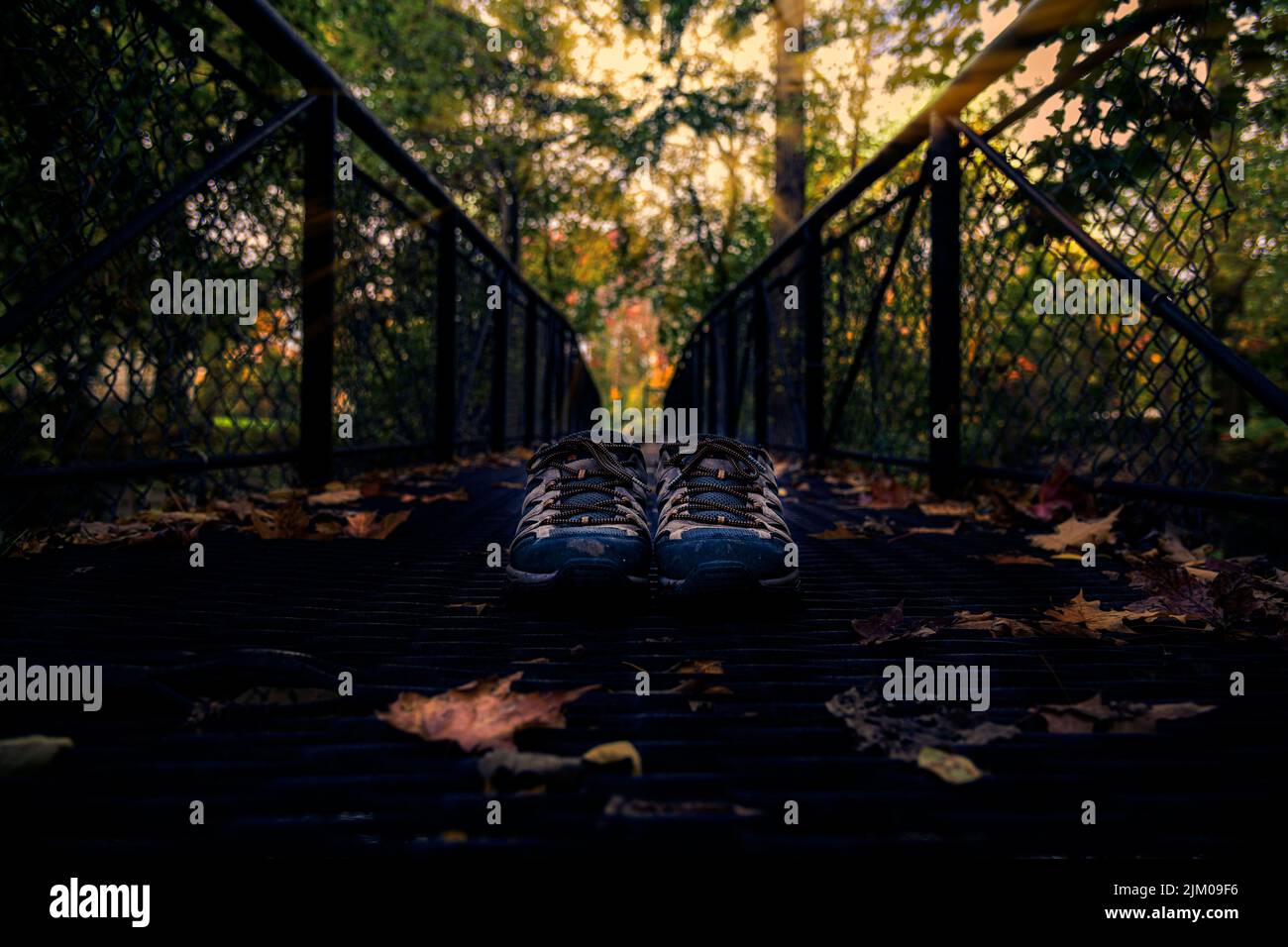 Pair bridge hi-res stock photography and images - Alamy