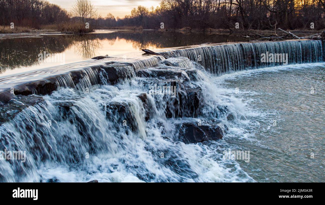 Beautiful natural spring waterfall hi-res stock photography and images ...