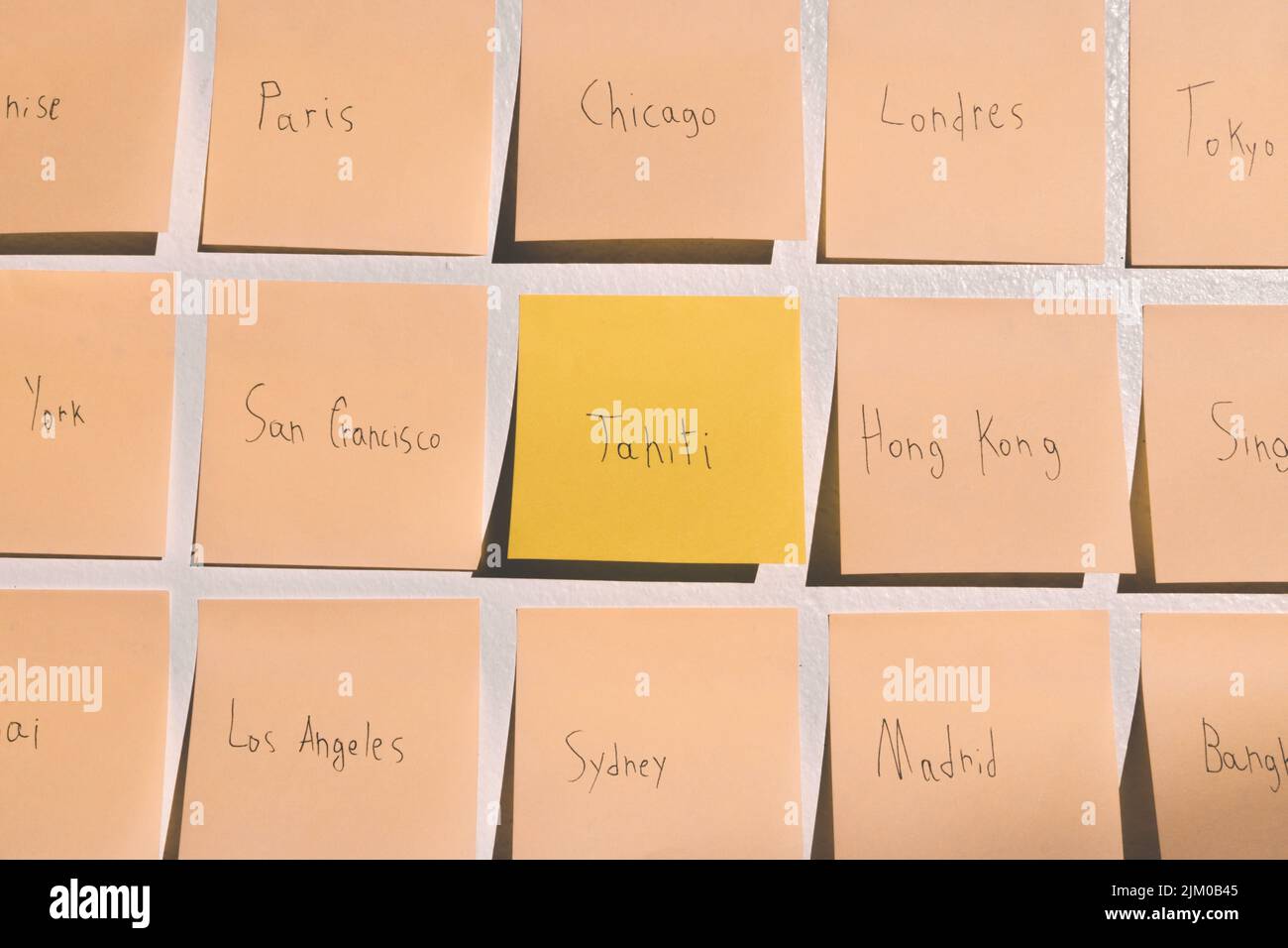 Sticky note wall hi-res stock photography and images - Alamy