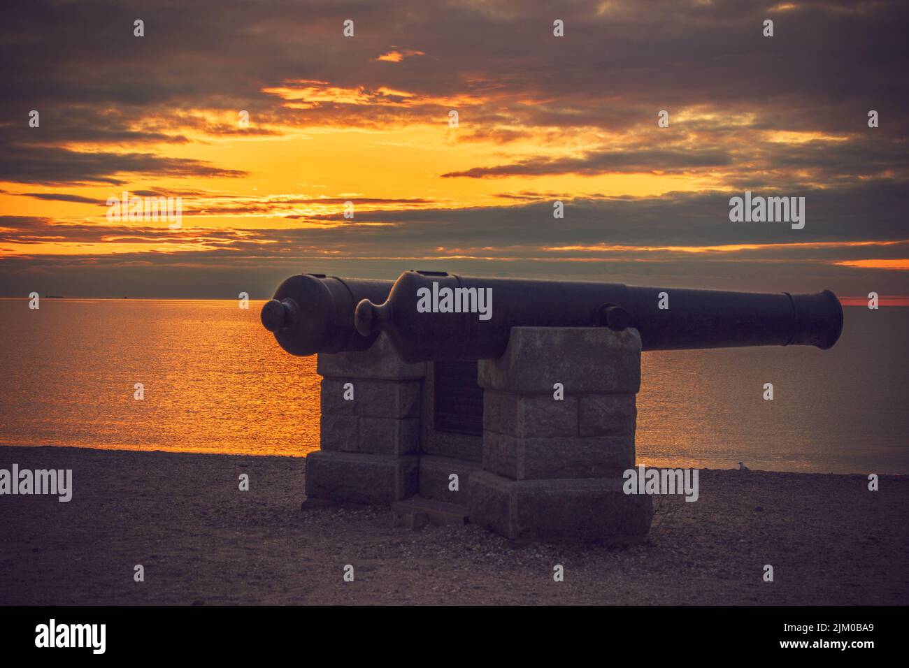 Cannon sunset hi-res stock photography and images - Alamy