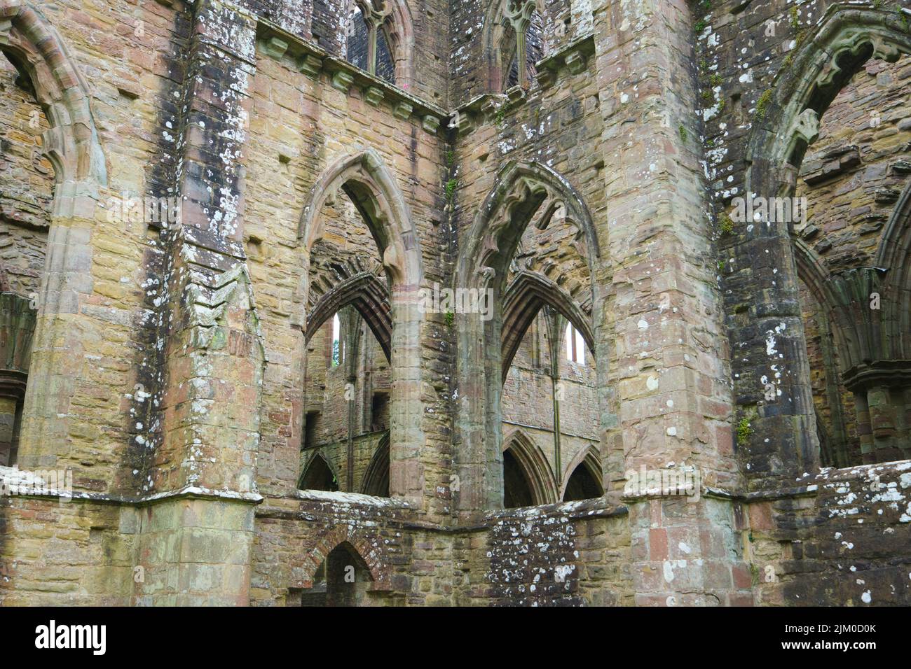 Gothic window frames hi-res stock photography and images - Alamy