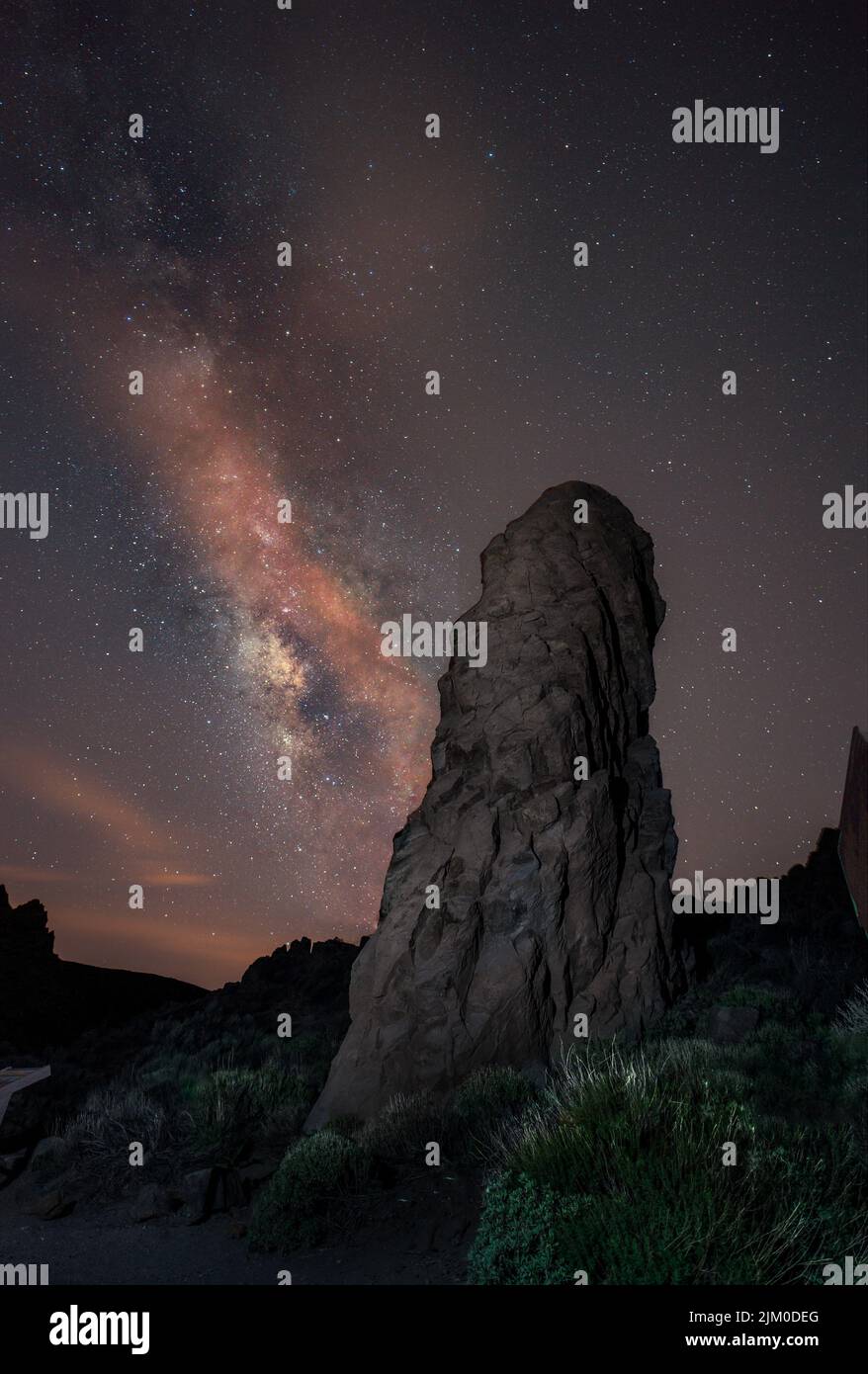 Rock under starry sky hi-res stock photography and images - Alamy