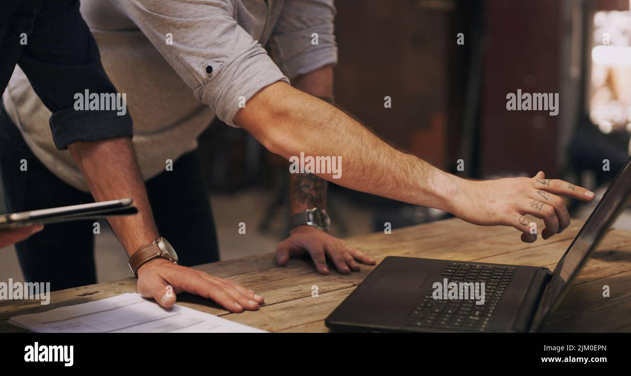 Two heads together men hi-res stock photography and images - Alamy