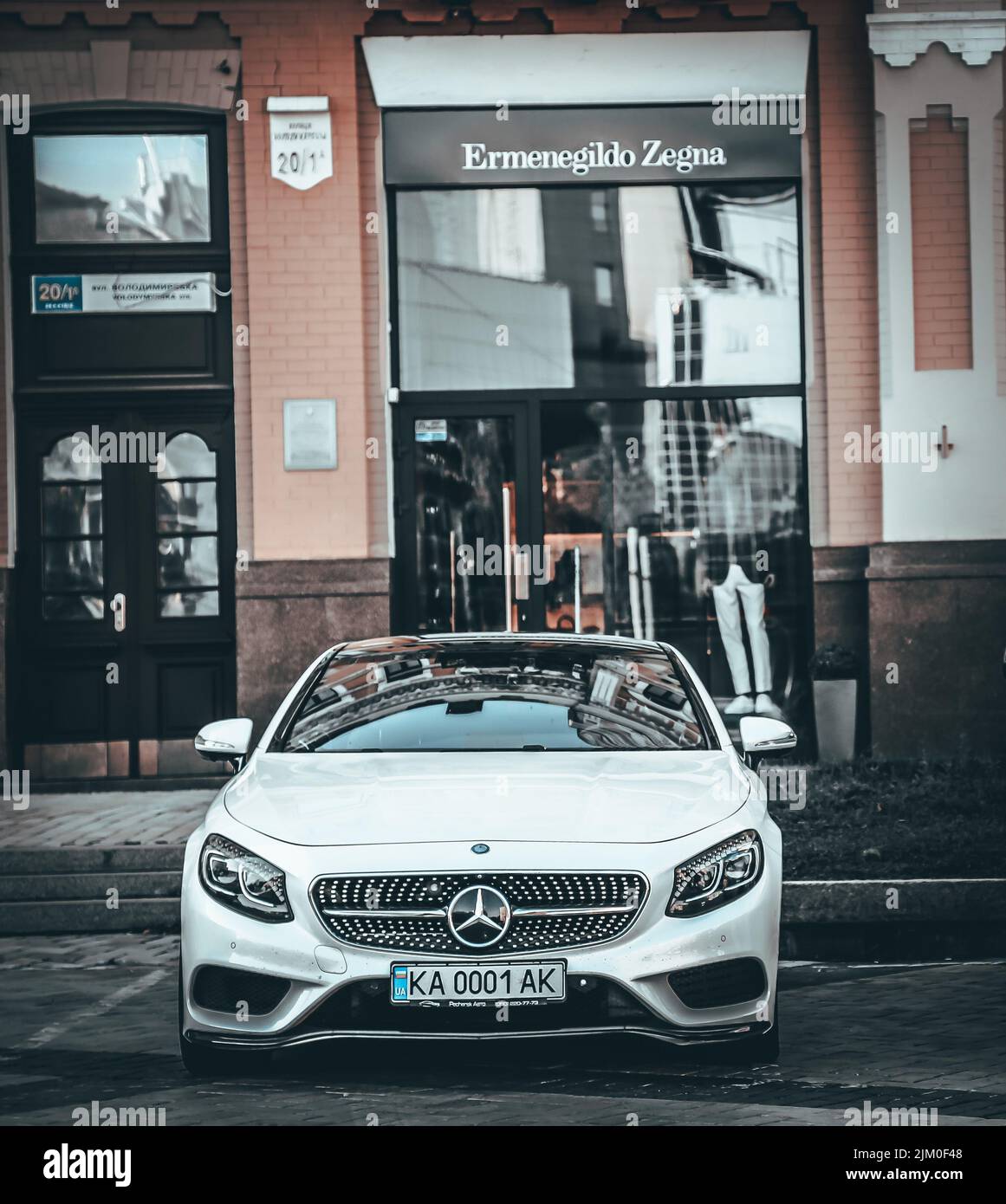 Benz shop hi-res stock photography and images - Alamy