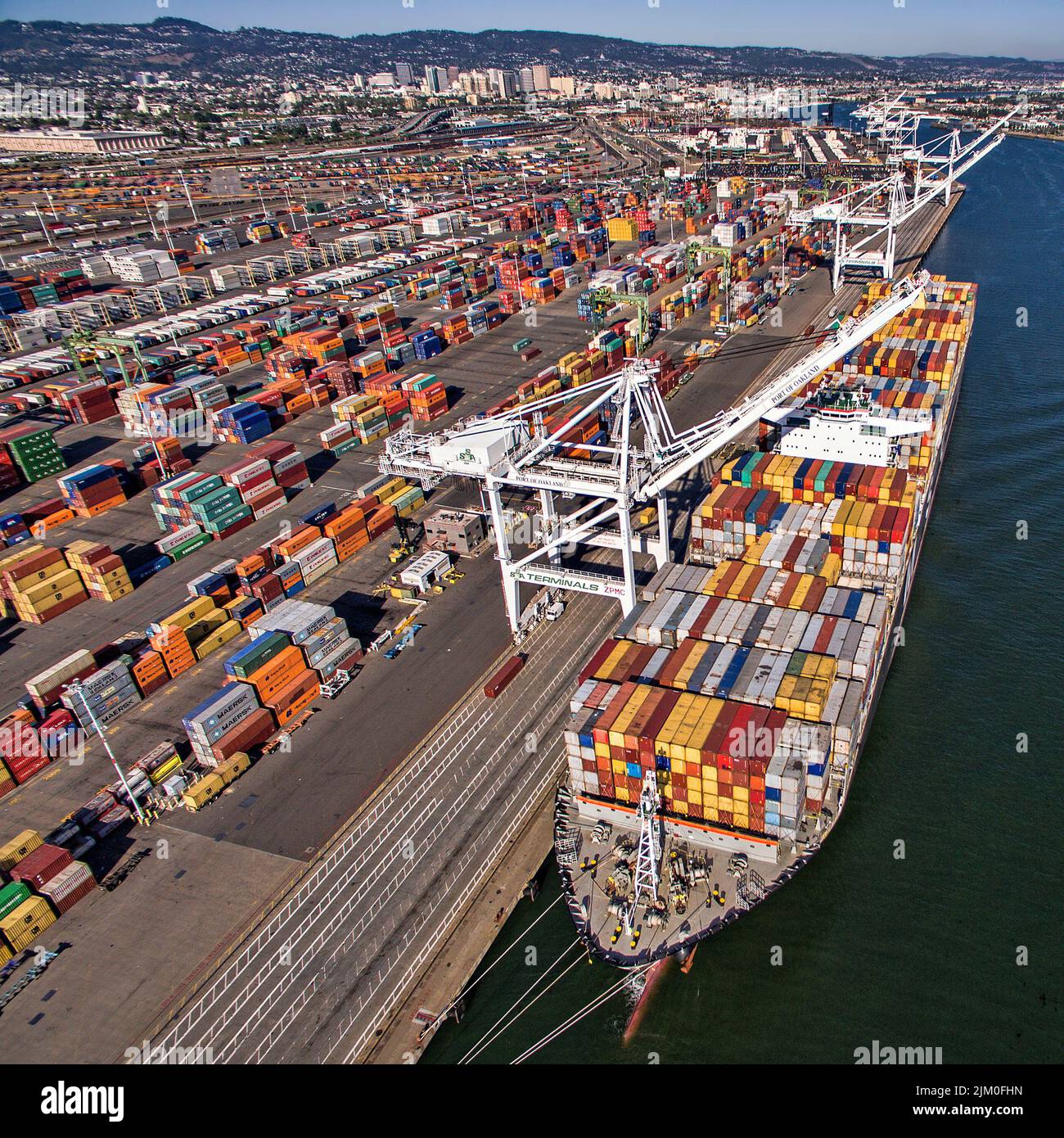 Aerial containers port of oakland hi-res stock photography and images ...