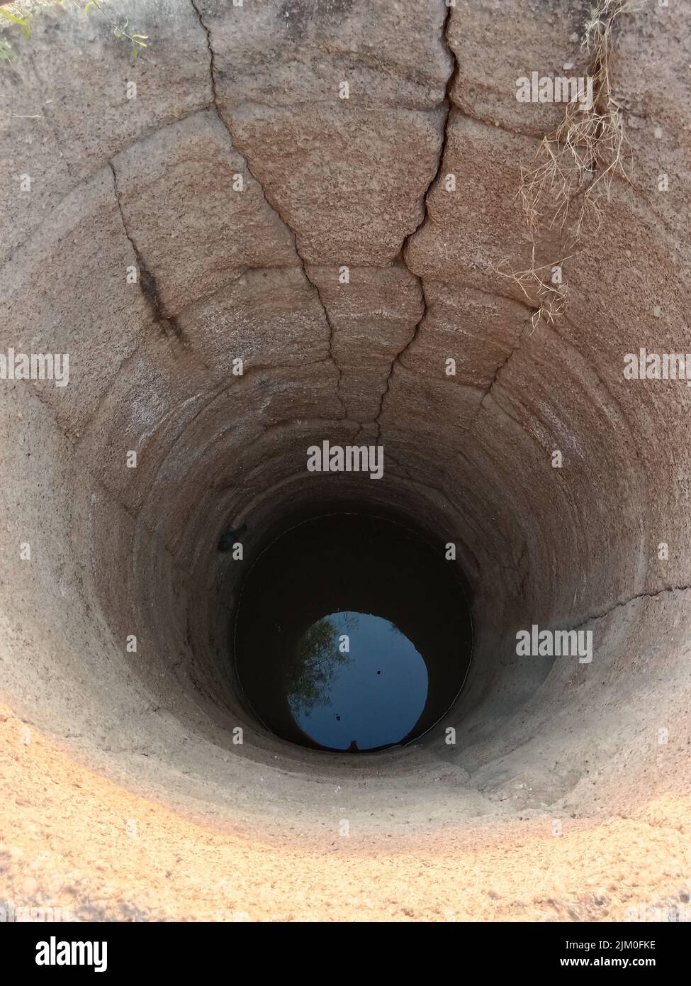 Deep well hi-res stock photography and images - Alamy