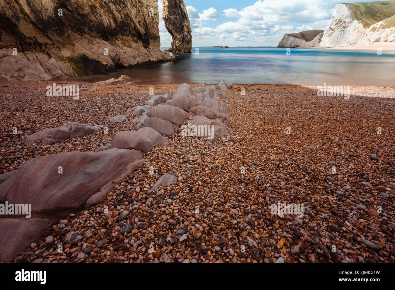 A beautiful landscape view of the Durdle Door arch rock at Jurassic ...