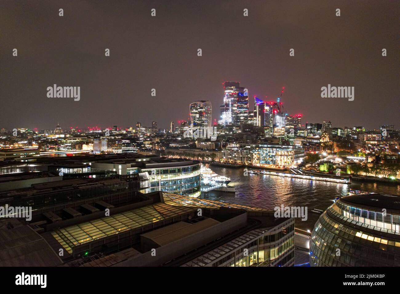 Street view london night england hi-res stock photography and images ...
