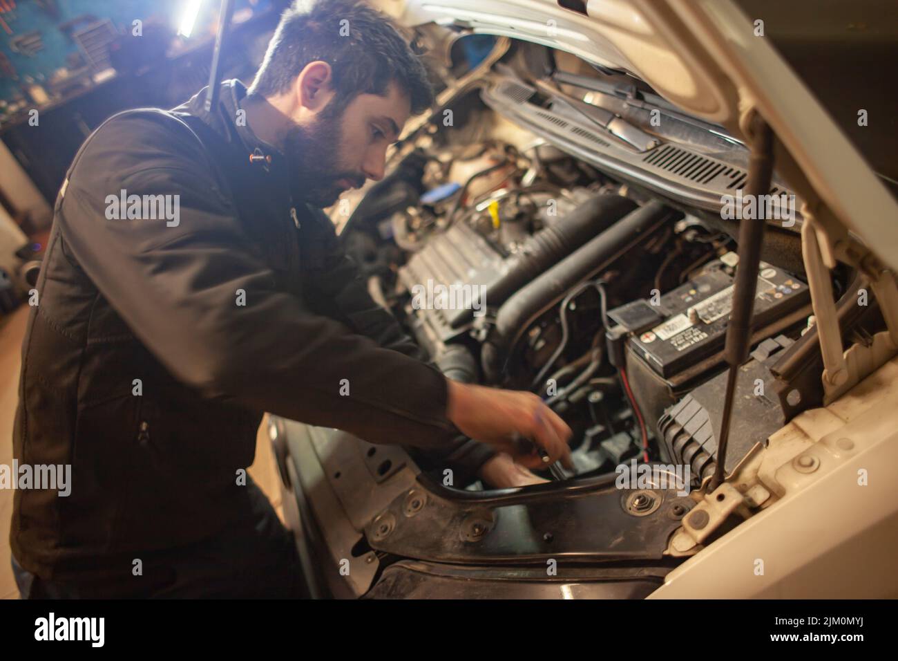Industrial mechanic working italy hi-res stock photography and images ...