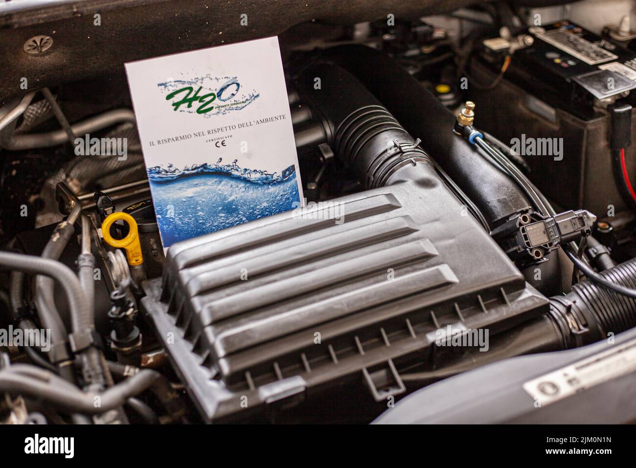 MILAN, ITALY 24 APRIL 2022: Car engine hydrogen system Stock Photo - Alamy