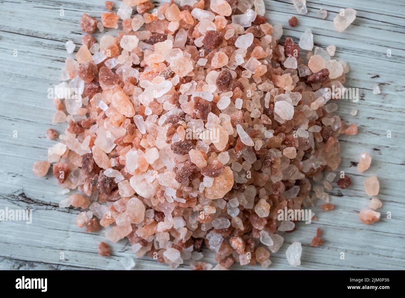 Heap of Himalayan pink salt in crystals Stock Photo - Alamy