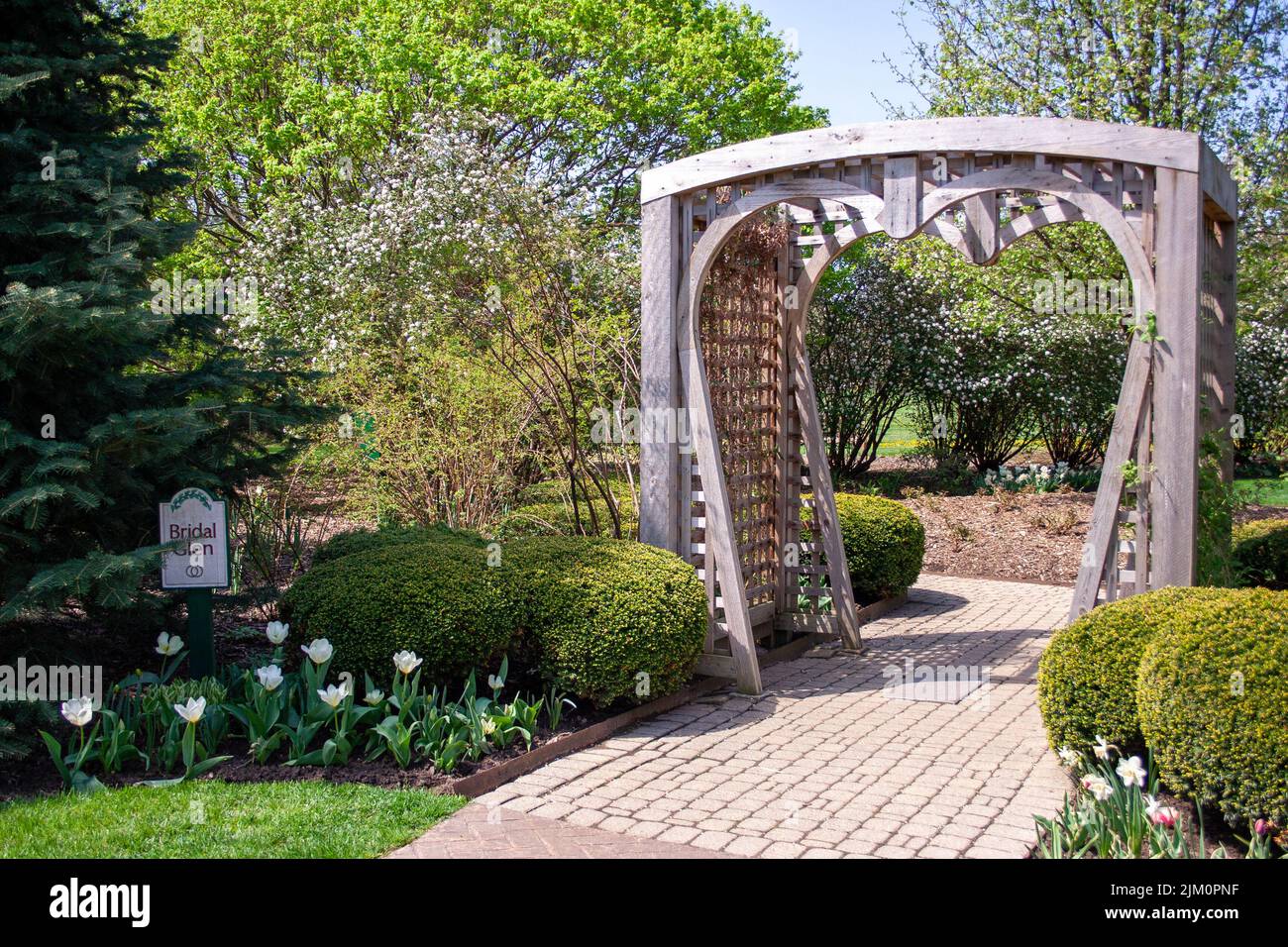 The wooden heart-shaped gate in the park Stock Photo - Alamy