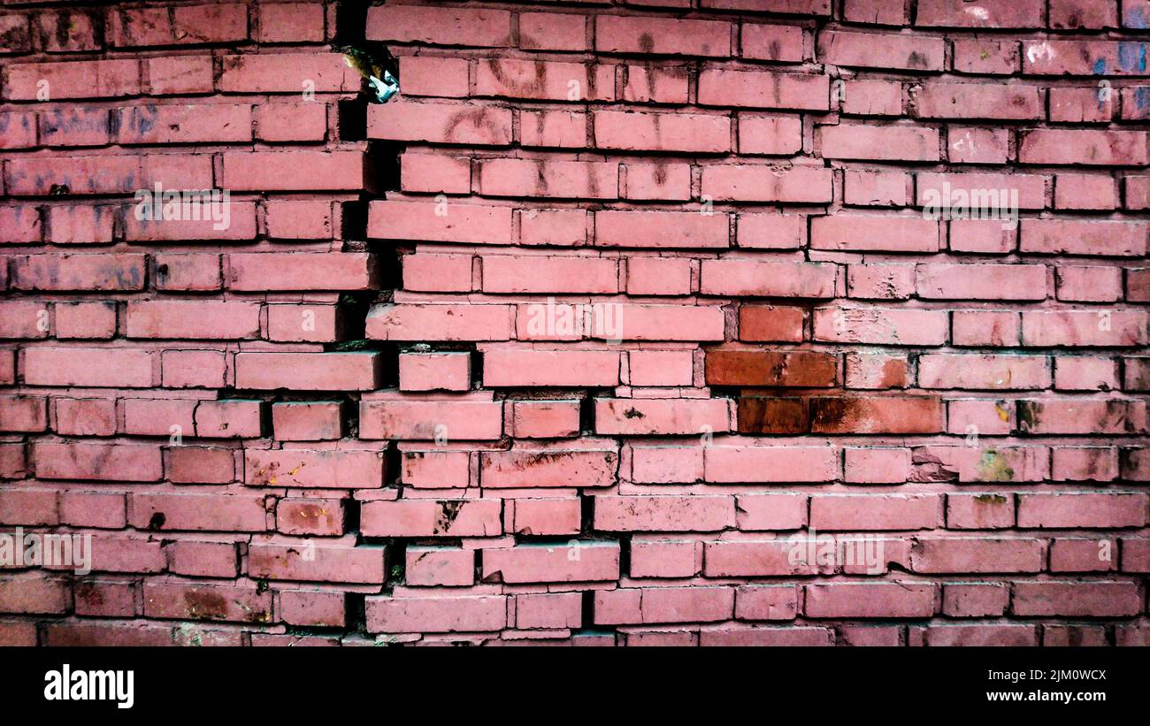 Destroyed Brick Wall Stock Photo - Alamy