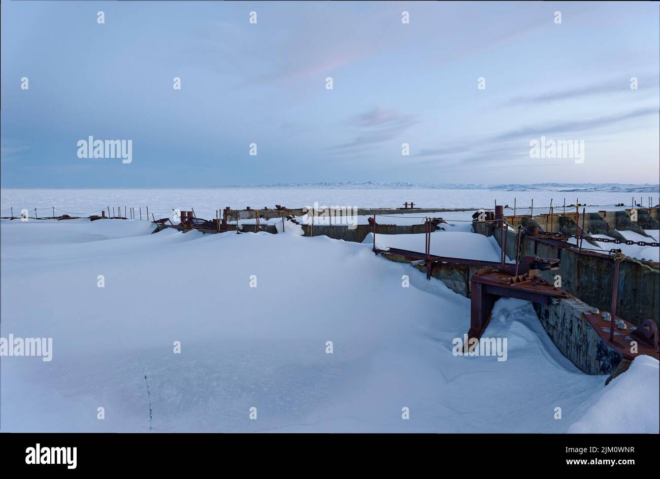 Oil drilling caissons hi-res stock photography and images - Alamy