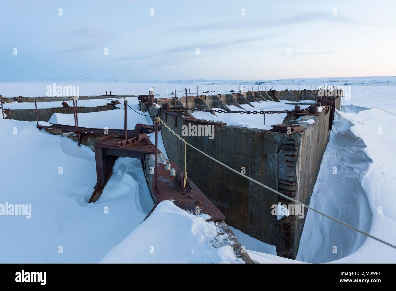 Oil drilling caissons hi-res stock photography and images - Alamy