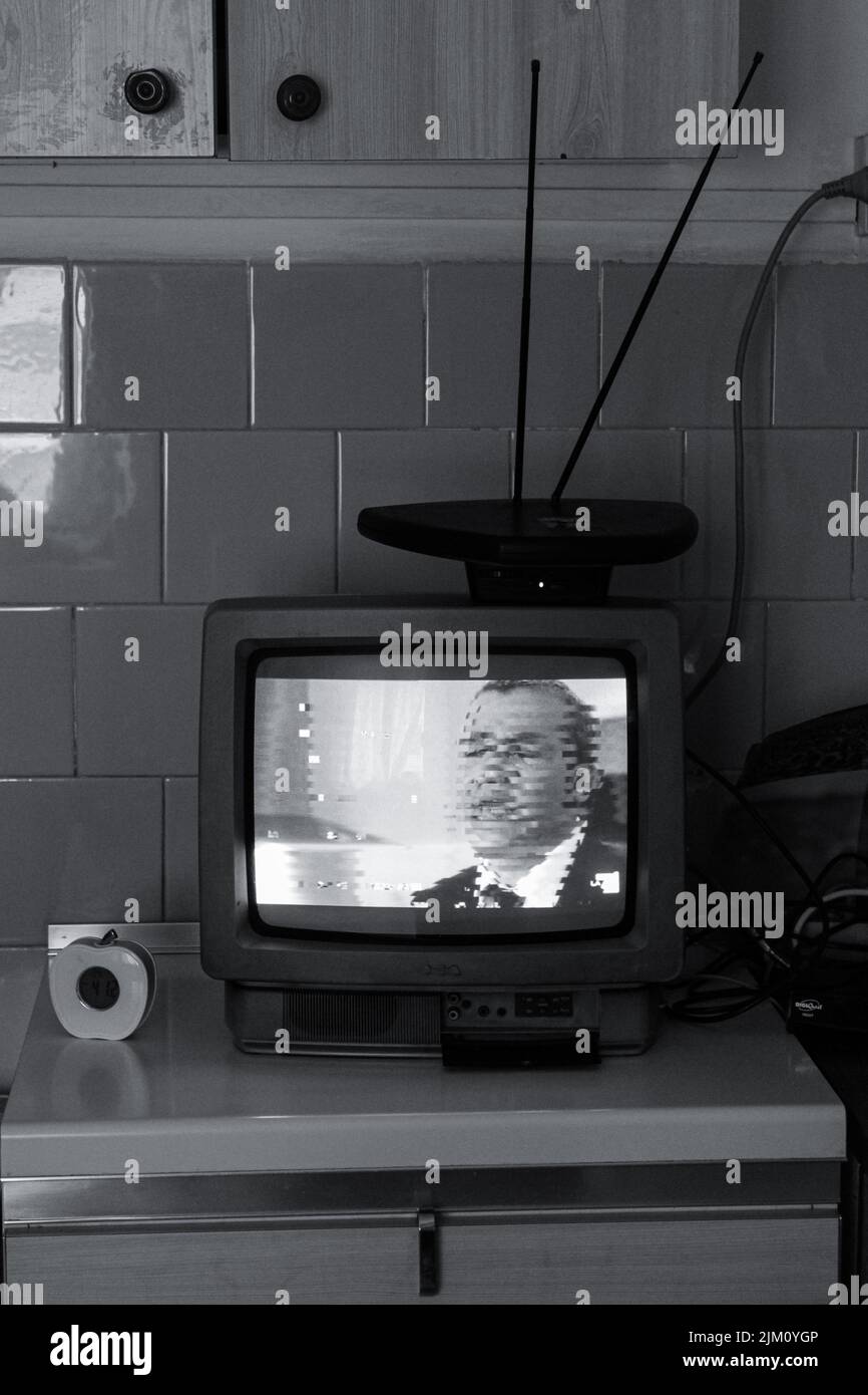 Tv in kitchen hi-res stock photography and images - Alamy