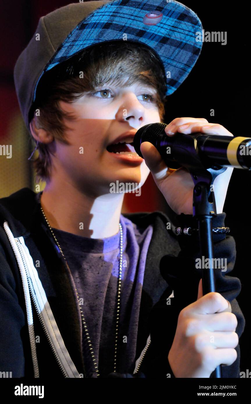 A closeup of Justin Bieber performing live at Universal Studios in Los ...