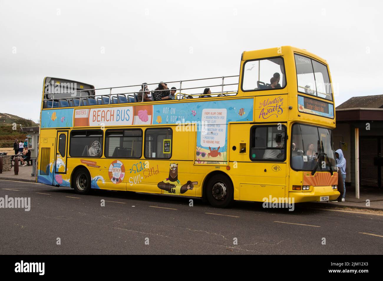 Last days of yellow bus operations in bournemouth hi-res stock ...