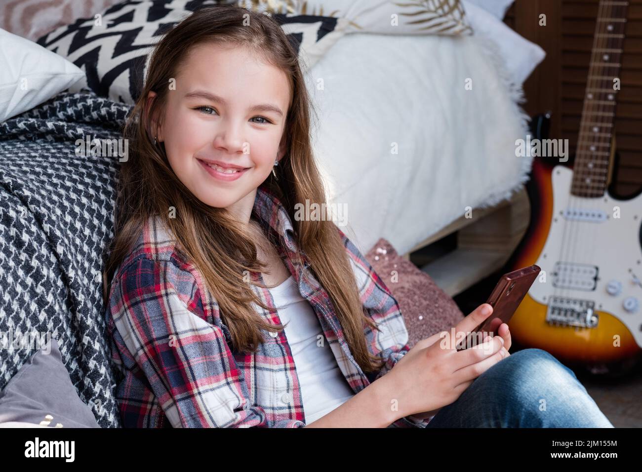 technology communication phone digital addiction Stock Photo - Alamy