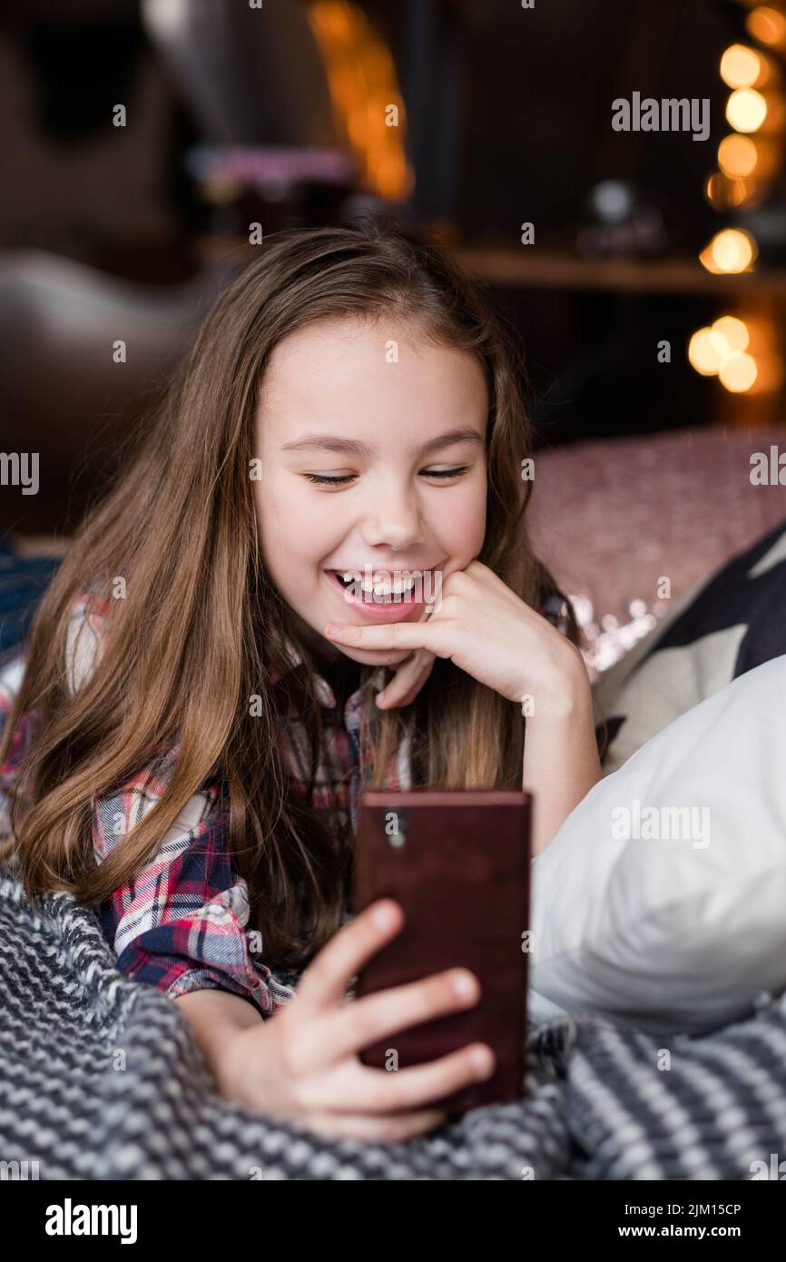 Entertainment browsing hi-res stock photography and images - Alamy