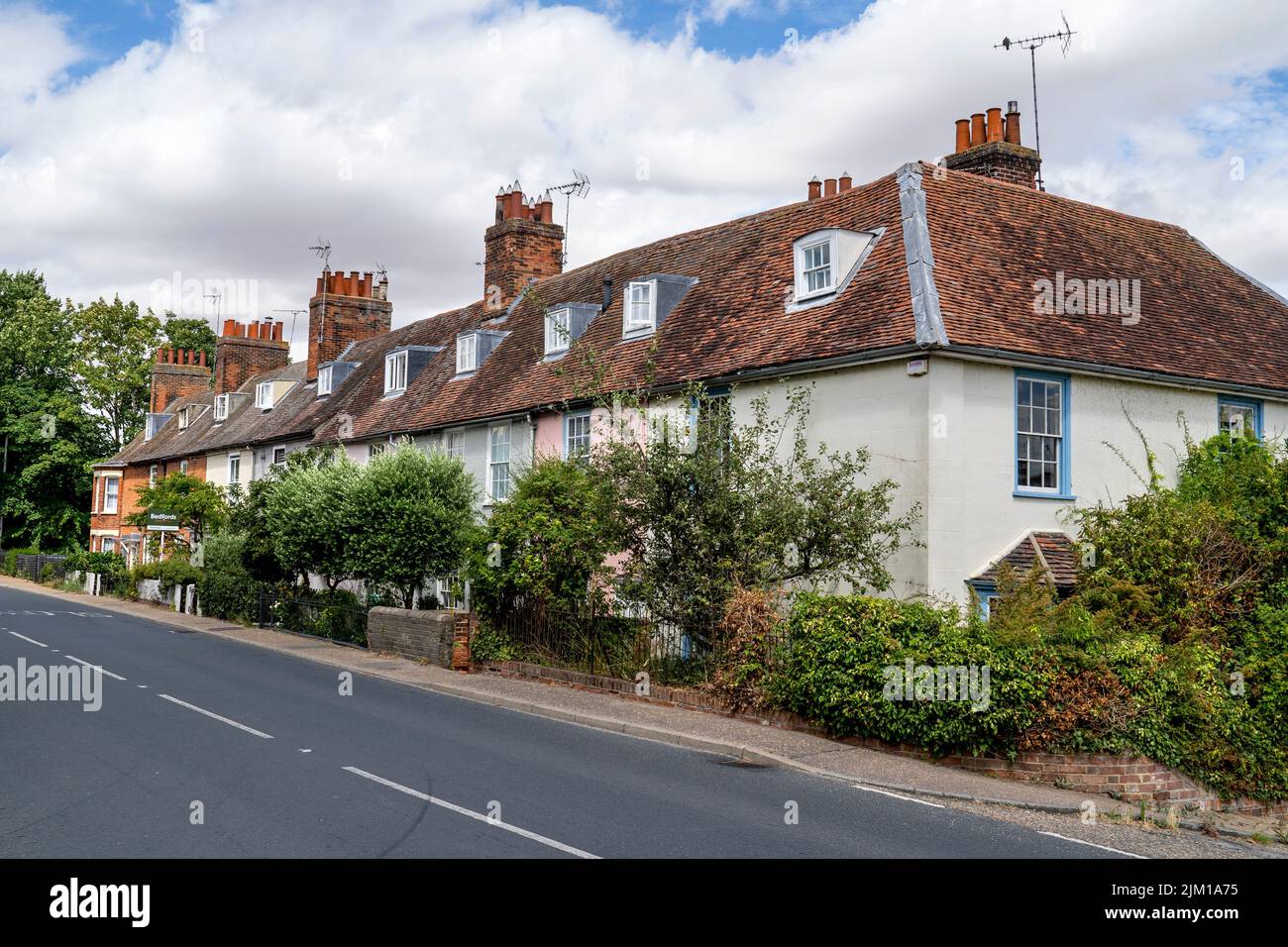 MISTLEY HIGH STREET WITH PRETTY HOUSES Stock Photo - Alamy