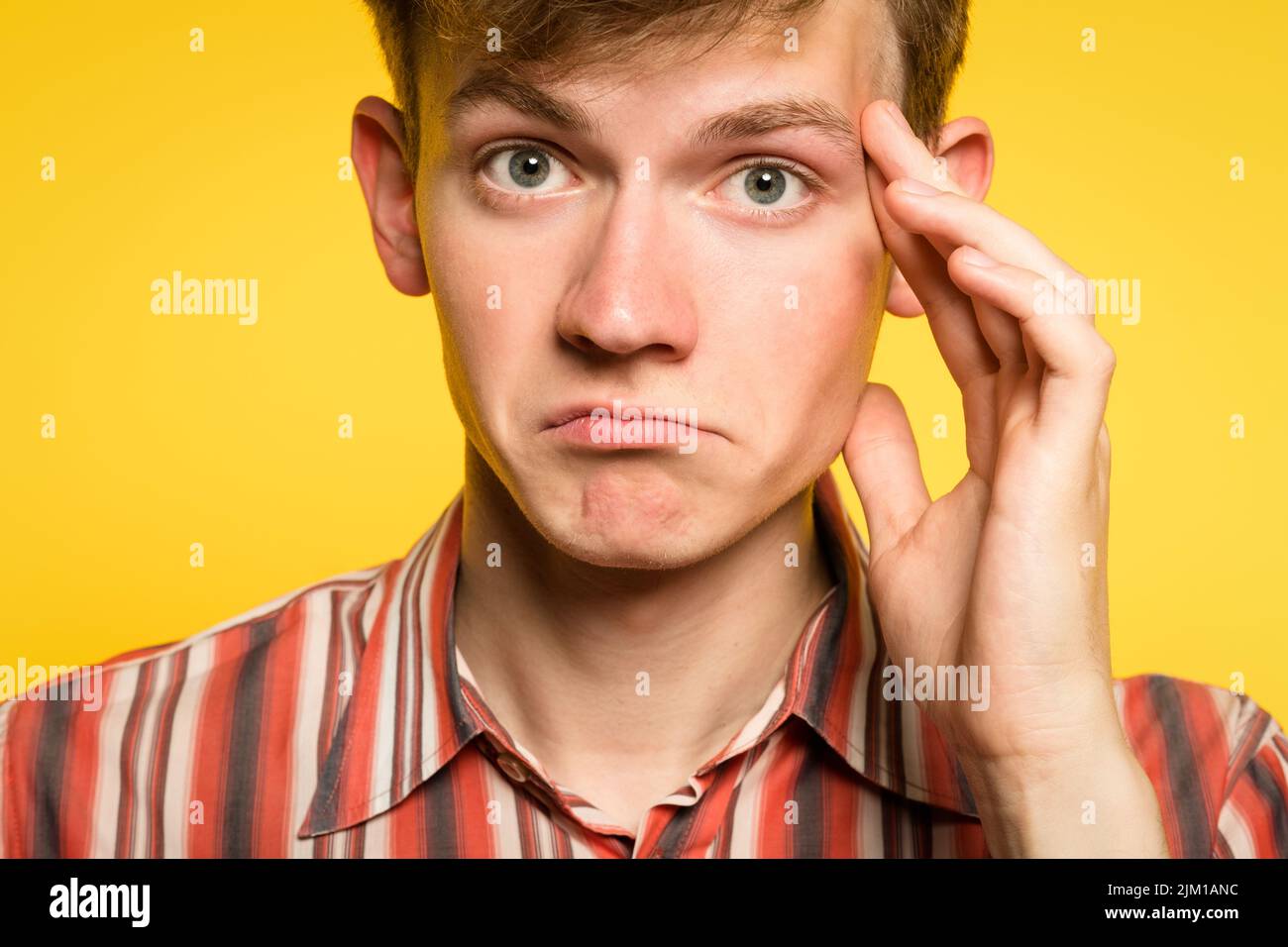 Bewildered face hi-res stock photography and images - Alamy